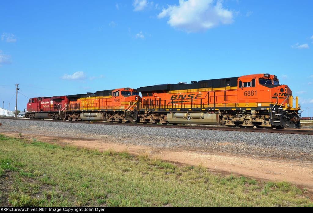 BNSF 6881